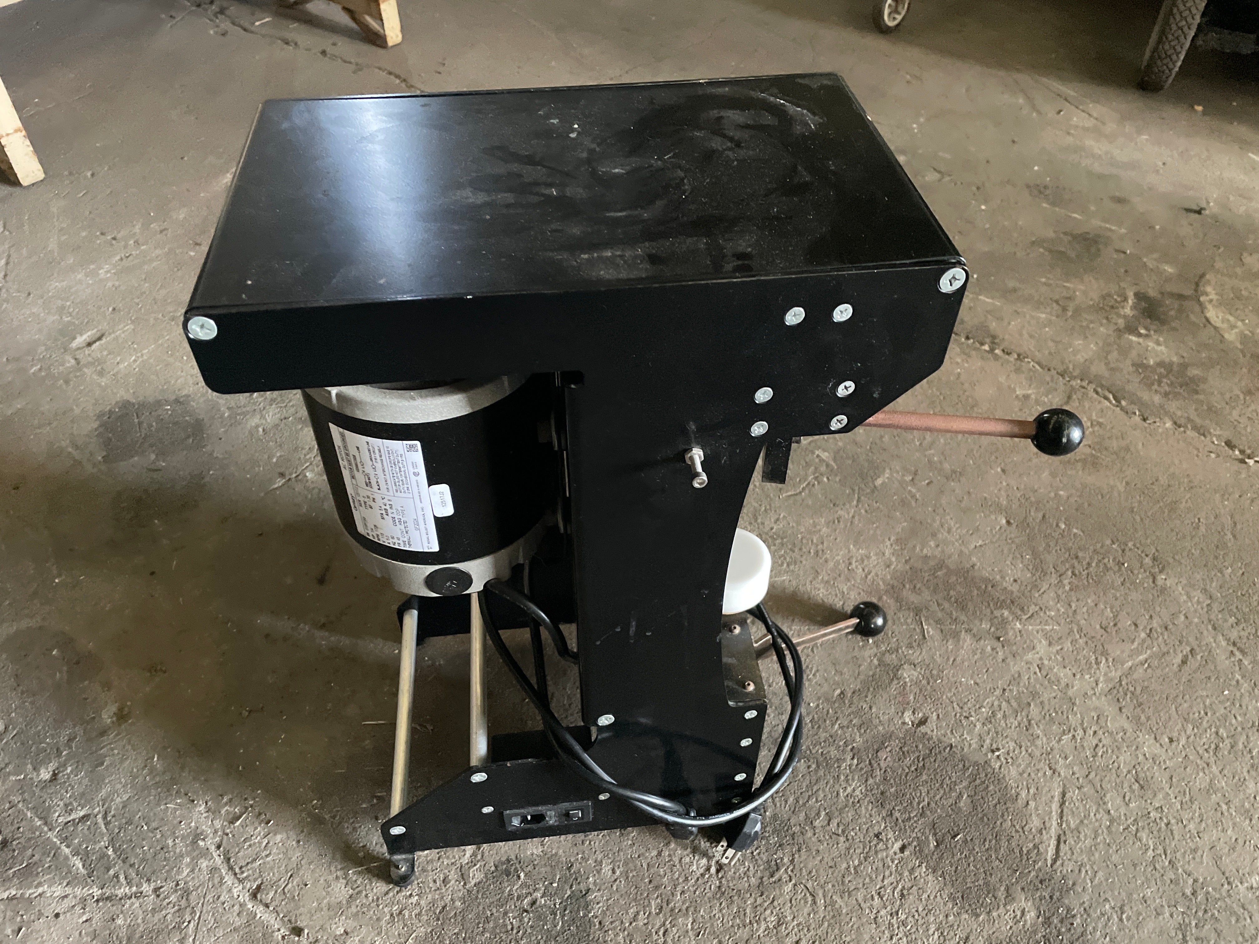 Oktober Crowler Seamer – Beverage Equipment Traders